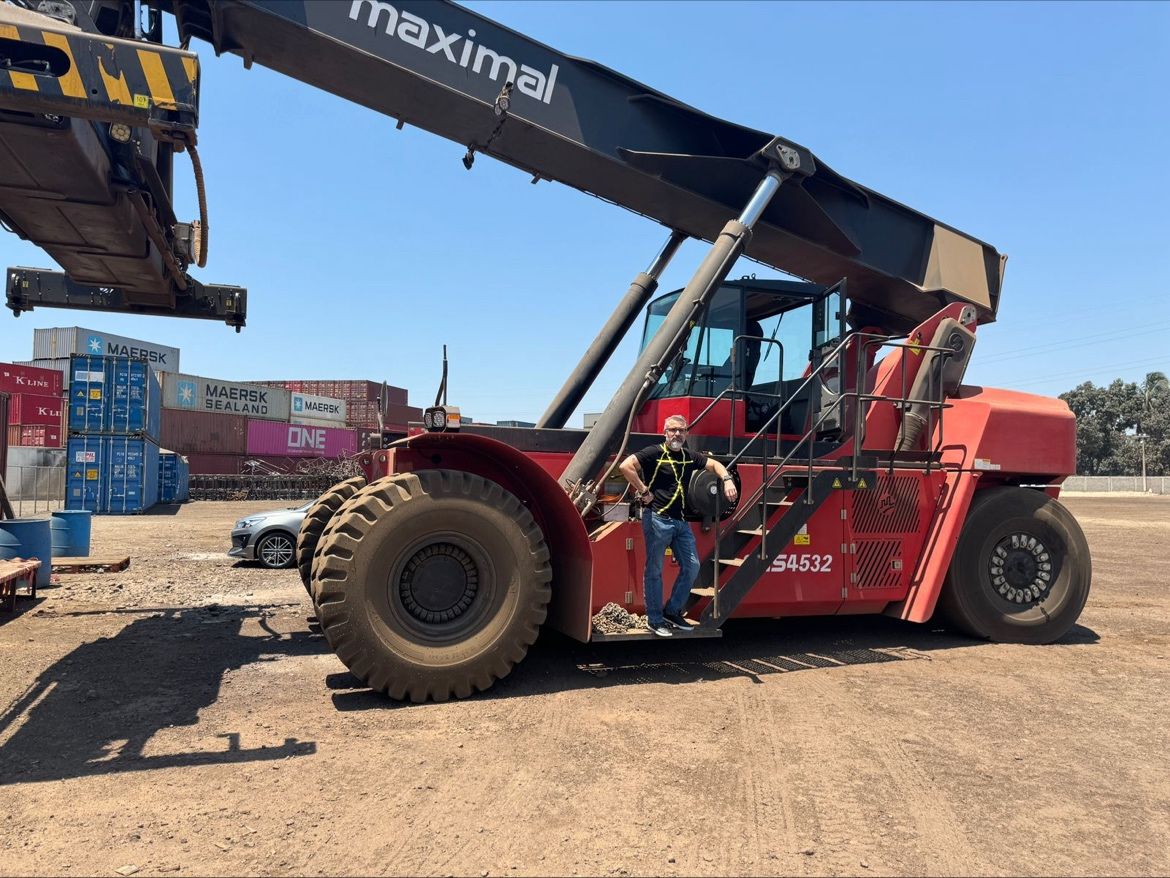 Maximal reachstacker was successfully shipped to an exclusive distributor in Mexico-News-Maximal ...